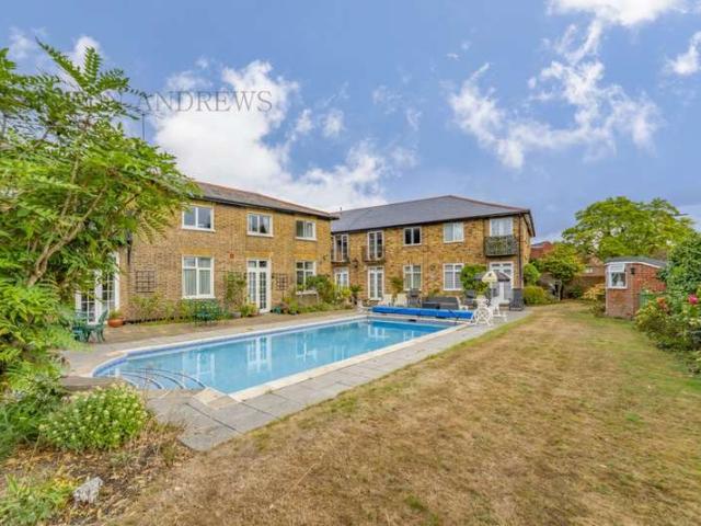 2 Bedroom Flat