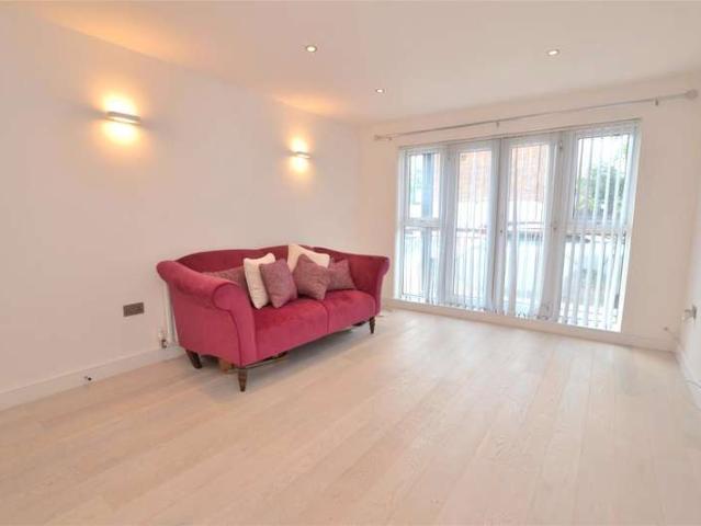 2 Bedroom Flat