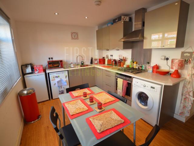 2 Bedroom Flat