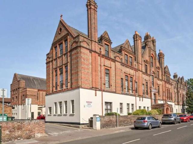 2 Bedroom Flat