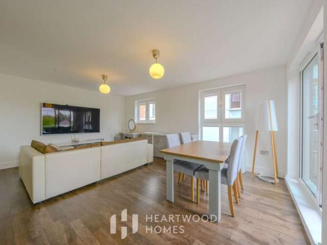 2 Bedroom Flat