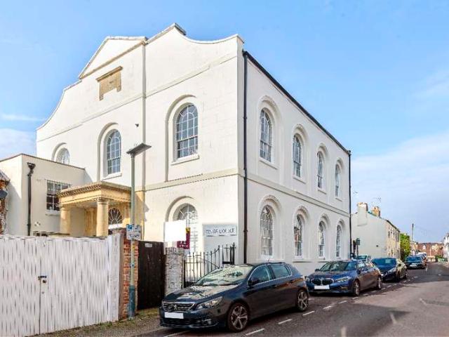 2 Bedroom Flat