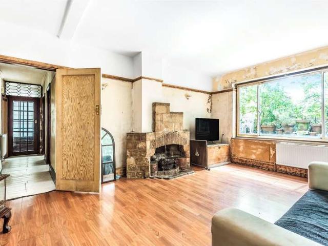 2 Bedroom Flat