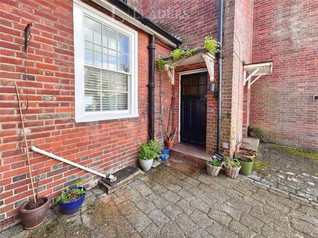 2 Bedroom Flat