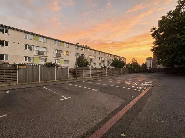 2 Bedroom Flat