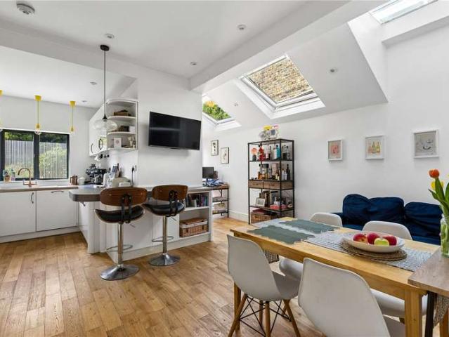 2 Bedroom Flat