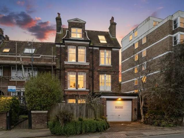 2 Bedroom Flat