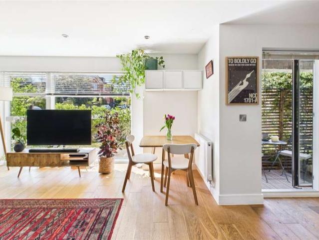 2 Bedroom Flat