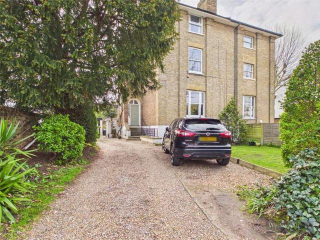 2 Bedroom Flat