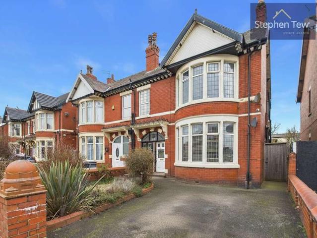 2 Bedroom Flat