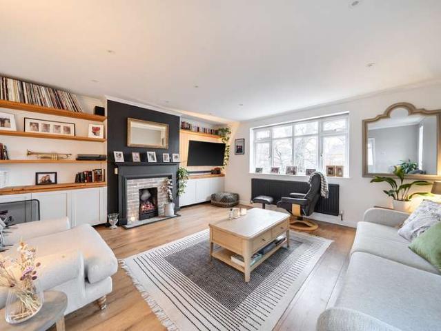 2 Bedroom Flat