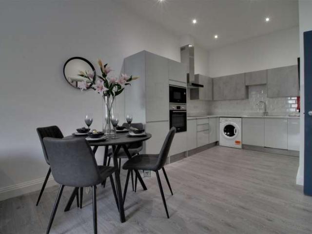2 Bedroom Flat