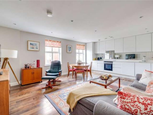 2 Bedroom Flat
