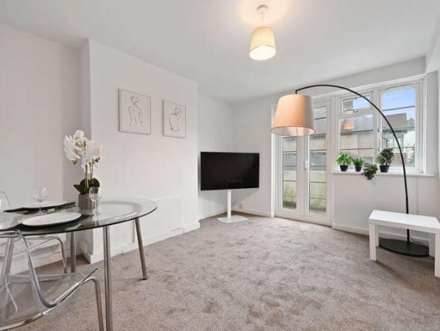 2 Bedroom Flat