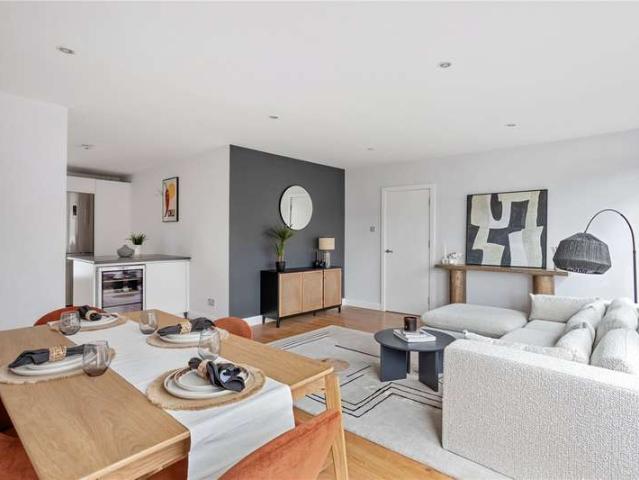 2 Bedroom Flat