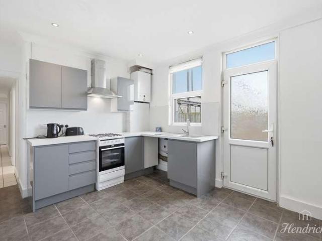 2 Bedroom Flat