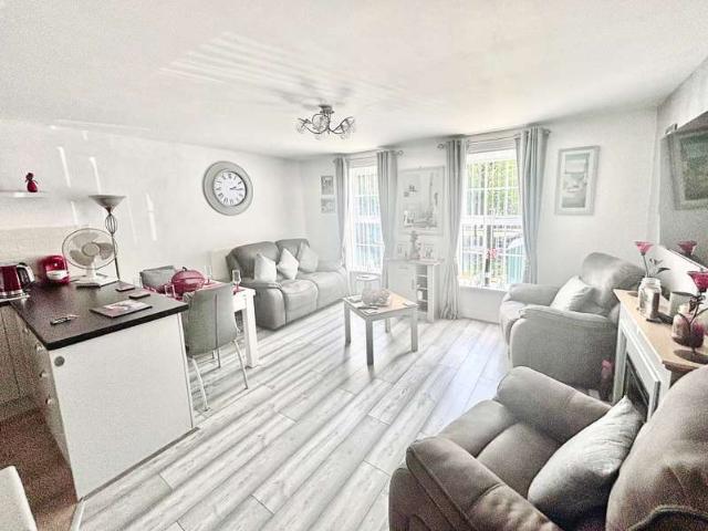 2 Bedroom Flat