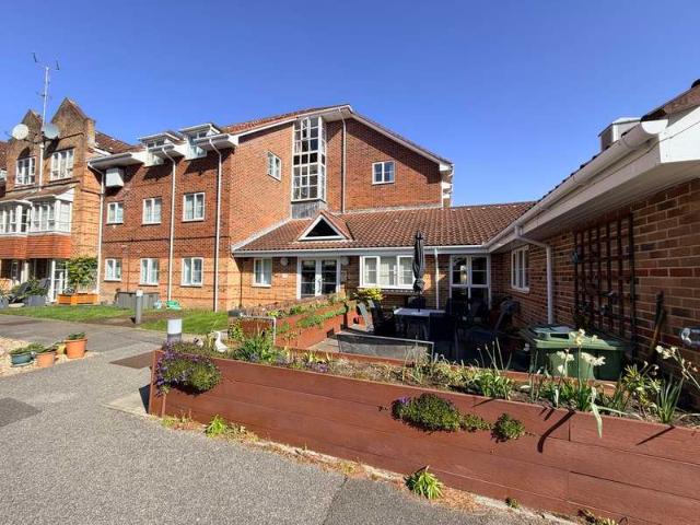 2 Bedroom Flat