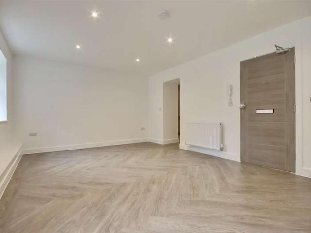 2 Bedroom Flat