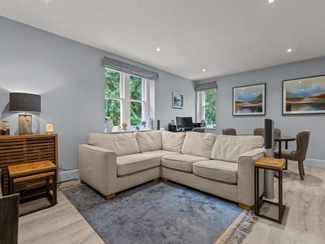 2 Bedroom Flat