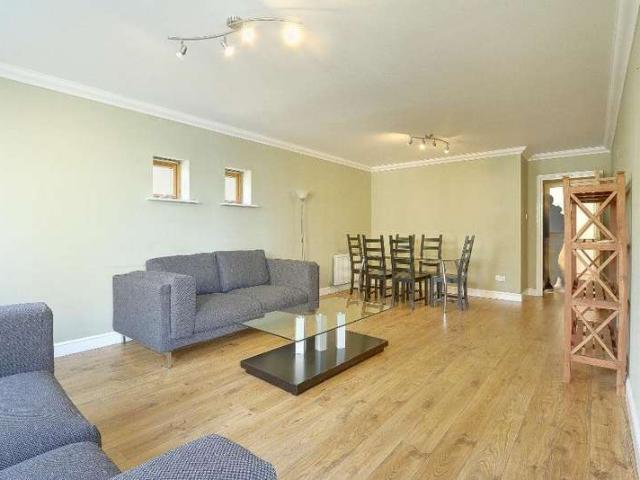 2 Bedroom Flat