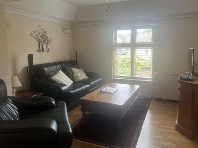 2 Bedroom Flat