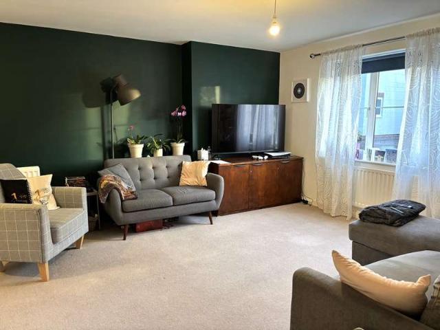2 Bedroom Flat
