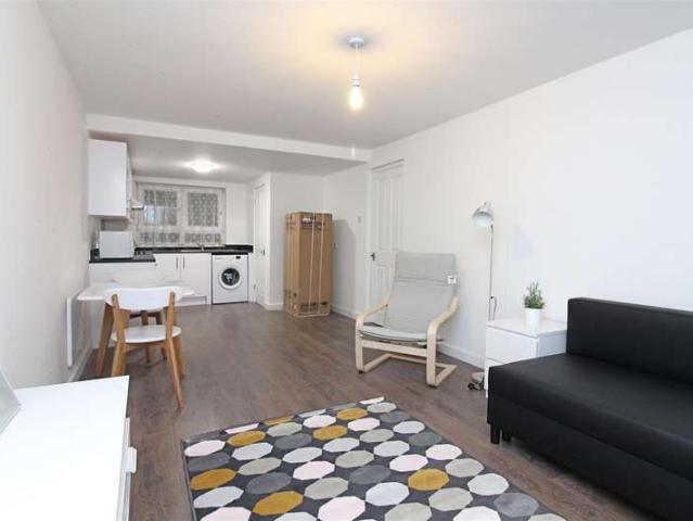 2 Bedroom Flat