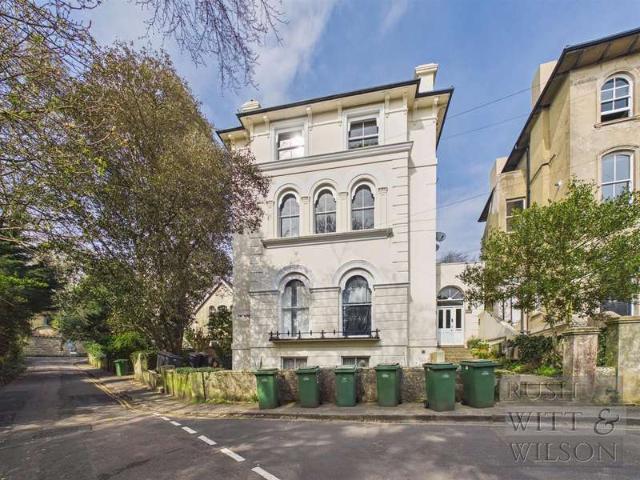 2 Bedroom Flat