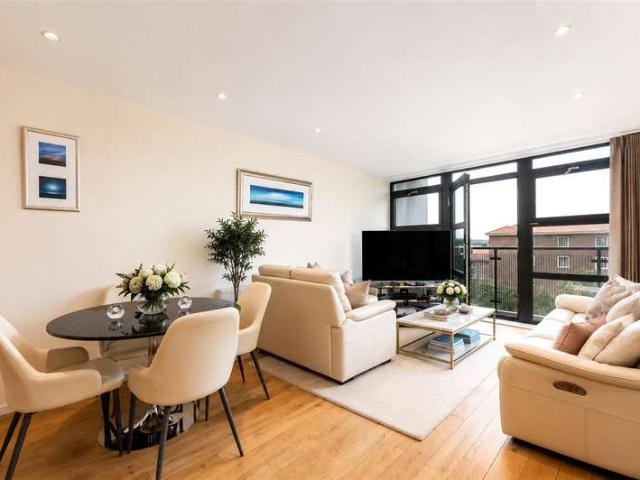2 Bedroom Flat