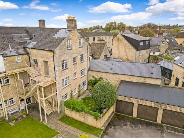 2 Bedroom Flat