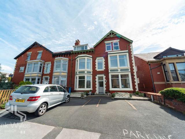 2 Bedroom Flat