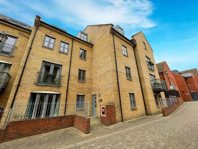 2 Bedroom Flat