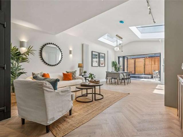 2 Bedroom Flat