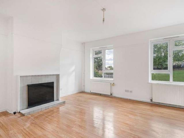 2 Bedroom Maisonette Flat
