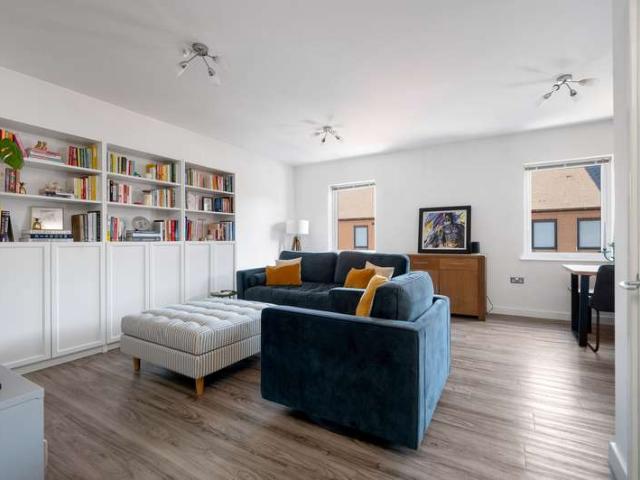 2 Bedroom Flat