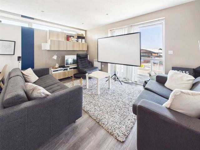 2 Bedroom Flat