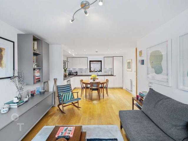 2 Bedroom Flat