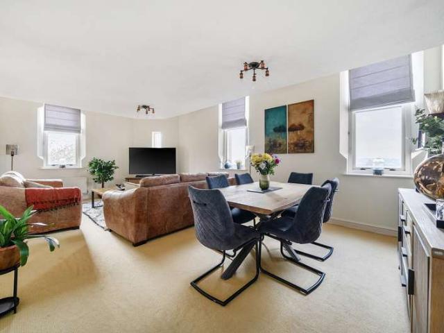 2 Bedroom Flat