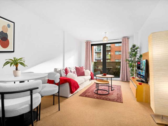 2 Bedroom Flat