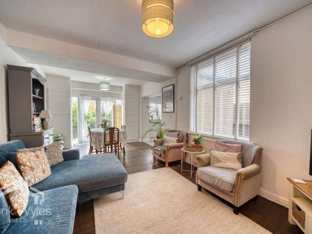2 Bedroom Flat