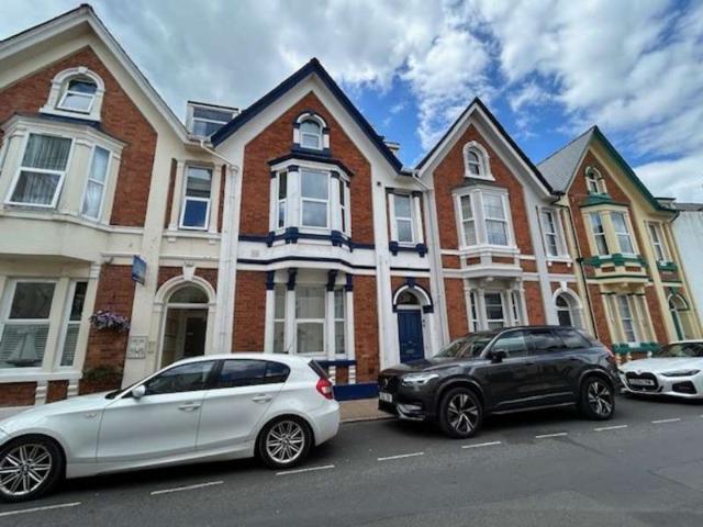 2 Bedroom Flat