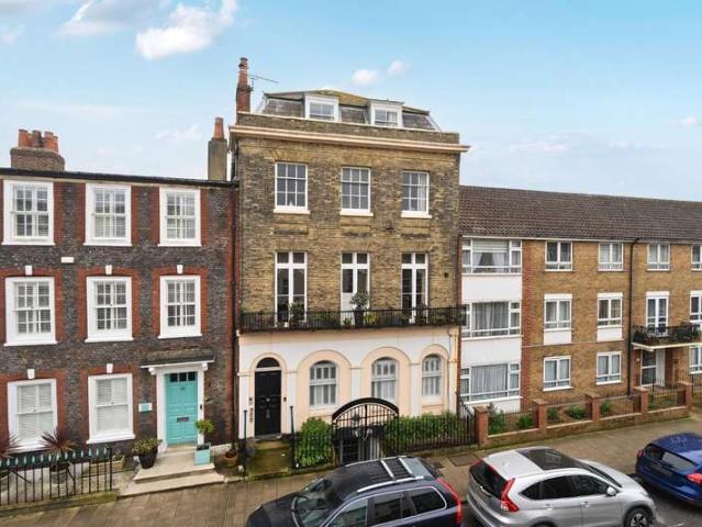 2 Bedroom Flat