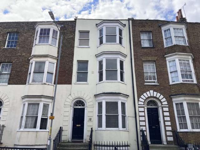 2 Bedroom Flat