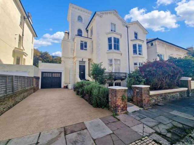 2 Bedroom Flat