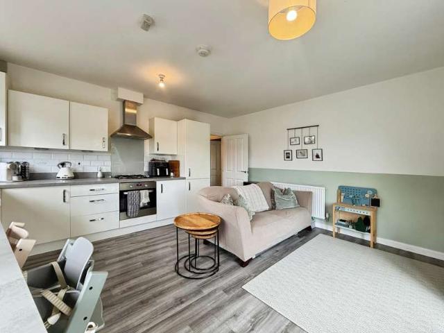 2 Bedroom Flat
