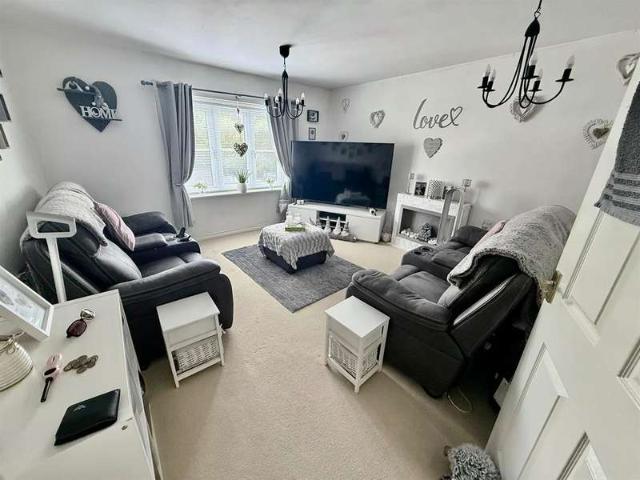 2 Bedroom Flat