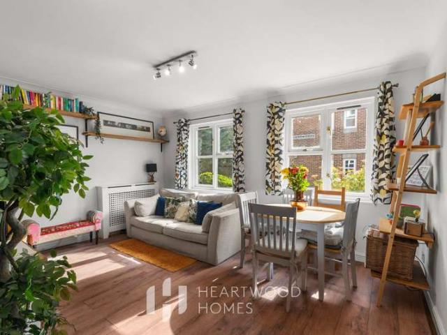 2 Bedroom Flat