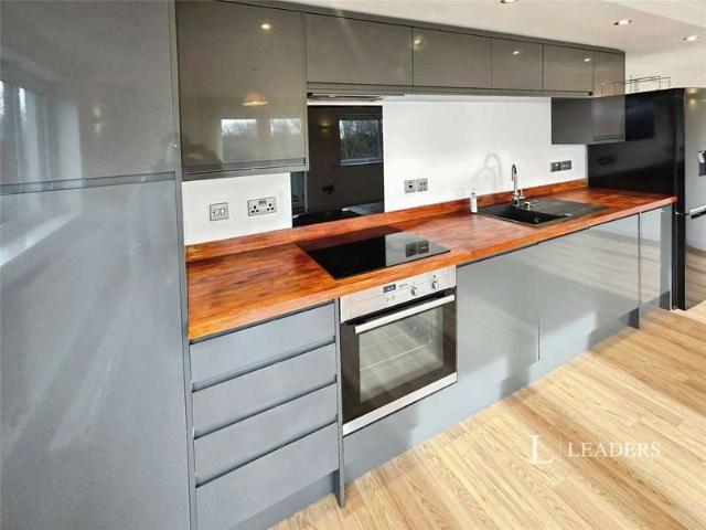 2 Bedroom Flat