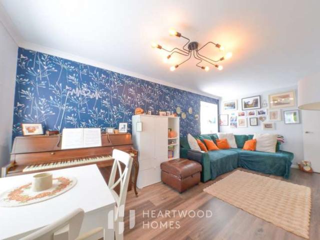2 Bedroom Flat